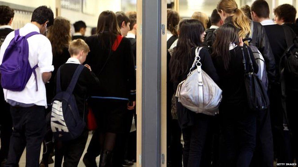 New wave of super-size secondary schools planned - BBC News