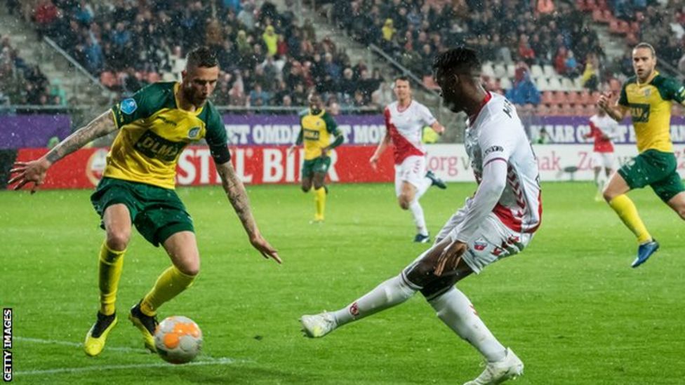 The Dutch footballer who has Europe's best footballers gaming on the go ...