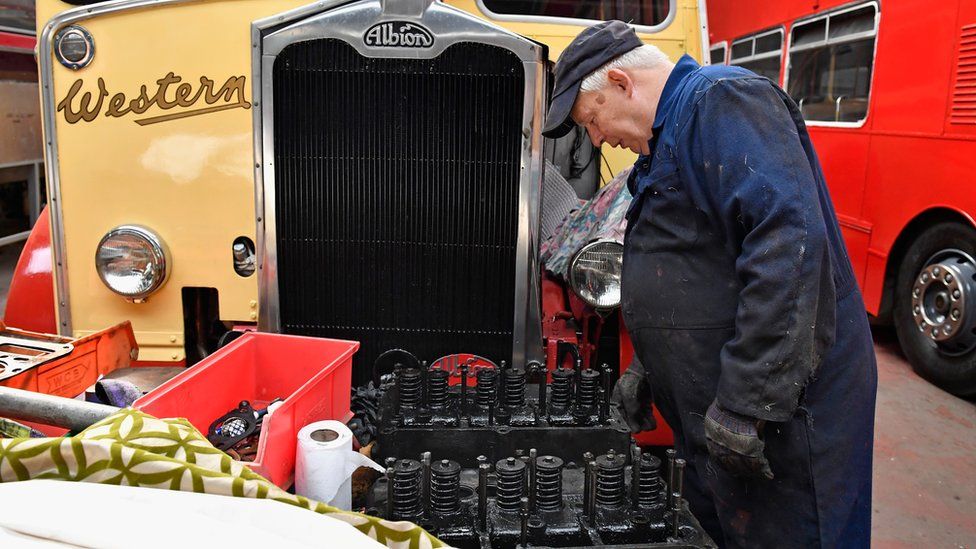 In pictures: Inside Glasgow's vintage bus garage - BBC News
