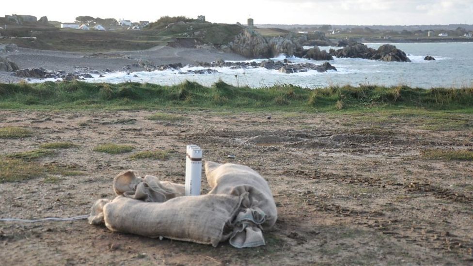 Guernsey WW2 ordnance found off east coast - BBC News