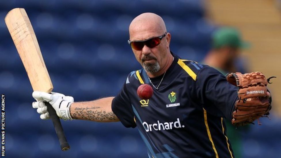 Glamorgan Cricket: Promotion 'not far away' says Matthew Maynard - BBC ...