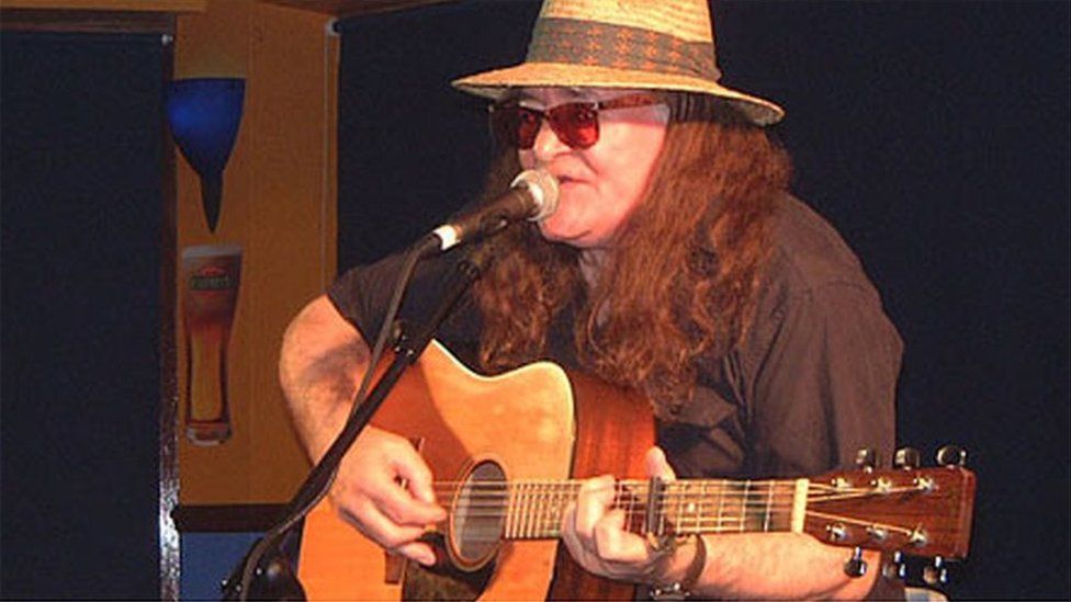 Dydd Miwsig Cymru: pigion erthyglau Cymru Fyw - BBC Cymru Fyw