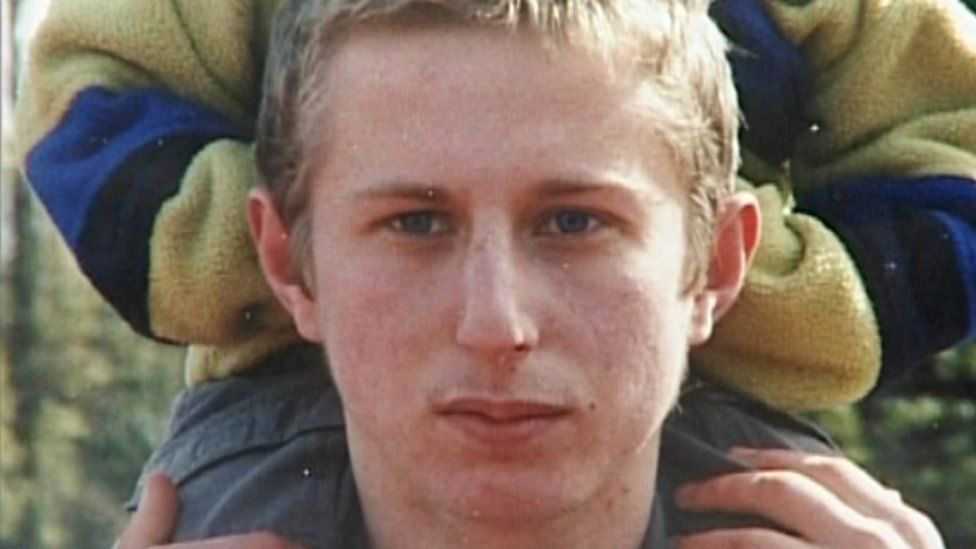 Scott Pritchard murder: Woman jailed for life for 2004 killing - BBC News