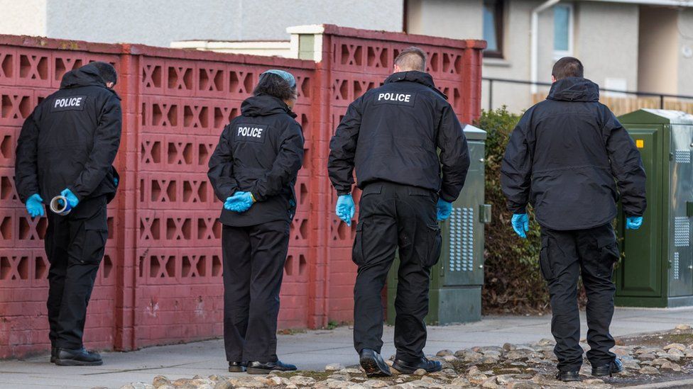 Woman hurt in 'targeted' robbery at house in Inverness - BBC News