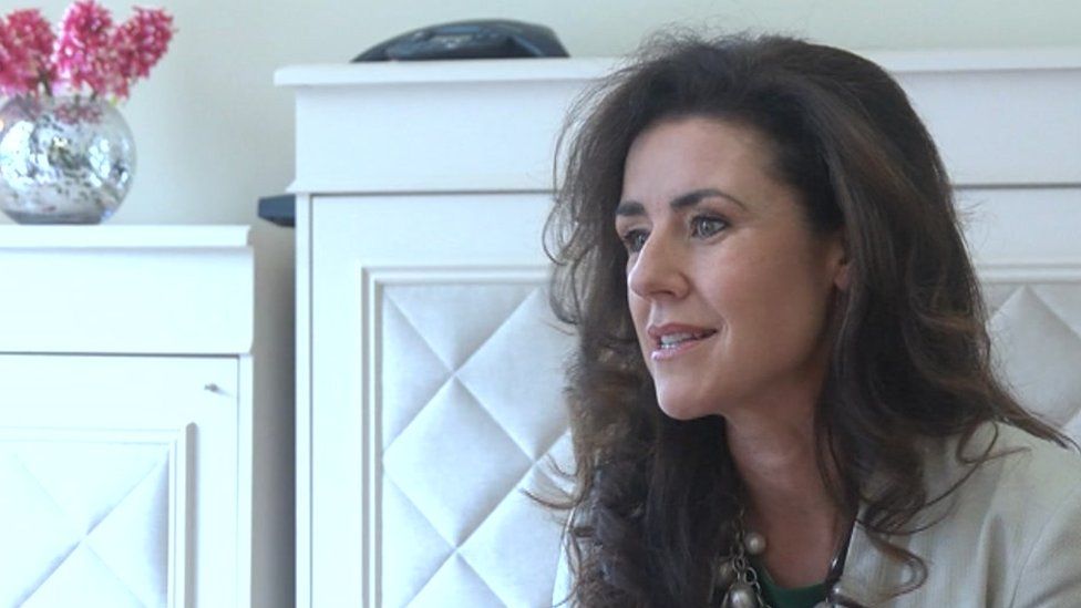 Calls for expats to help boost Welsh economy - BBC News