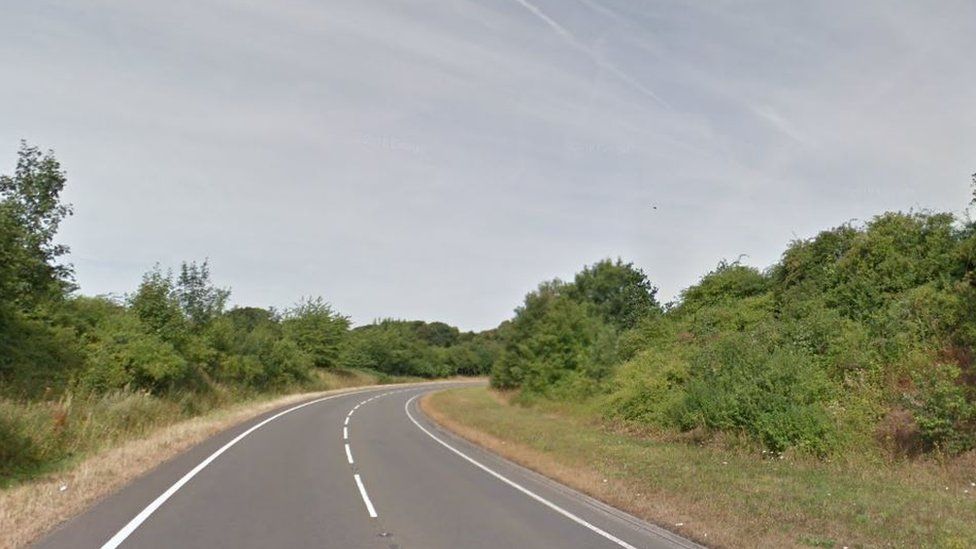 Man struck and killed by lorry in Worksop - BBC News