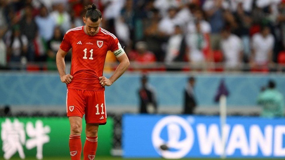 Colofn Osian Roberts: 'Rhaid i ni dal fod yn gystadleuol' - BBC Cymru Fyw