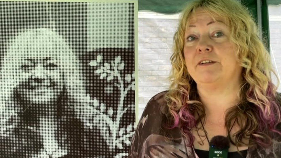 Pandemic heroes' portraits to be pasted up in Bridgwater - BBC News