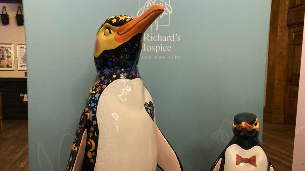Penguin sculpture trail announced for Worcester - BBC News