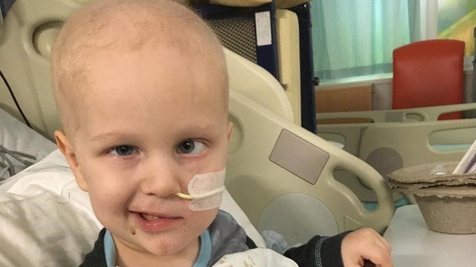 Bristol man trying to raise £250k for cancer treatment - BBC News