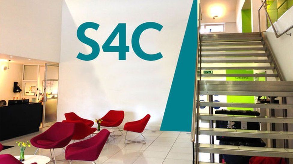 S4C failing to reach online audiences, says new chairman - BBC News
