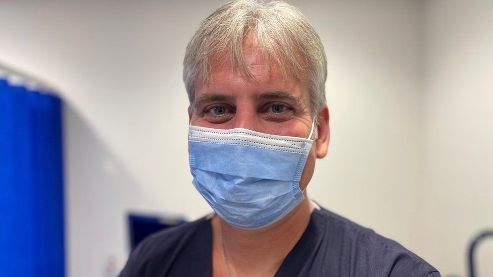 Most health boards could miss surgery waiting time target - BBC News