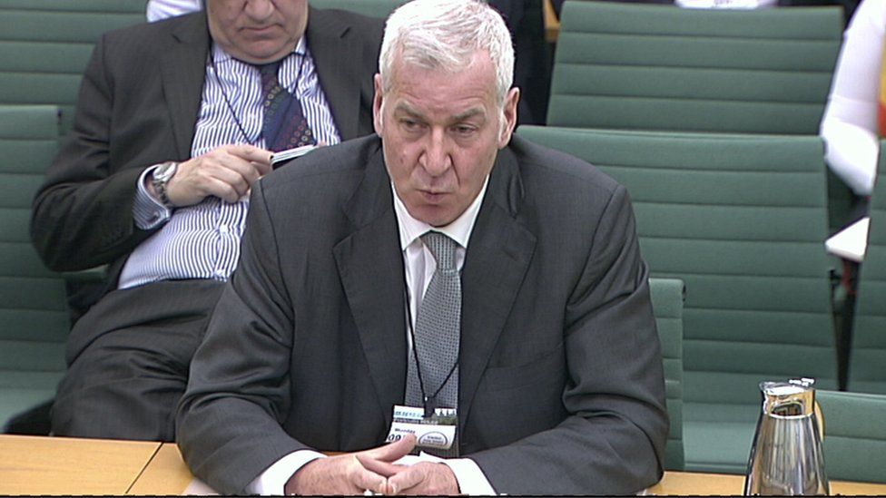 Pensions watchdog learned of BHS sale from media reports - BBC News