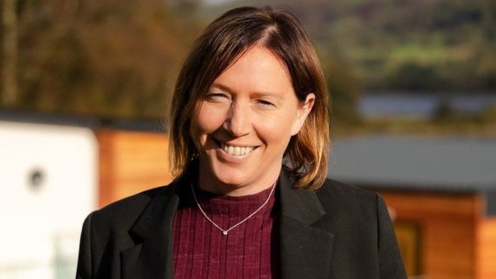 'Roedd Nain yn ysgrifenyddes i Syr Ifan ab Owen Edwards' - BBC Cymru Fyw