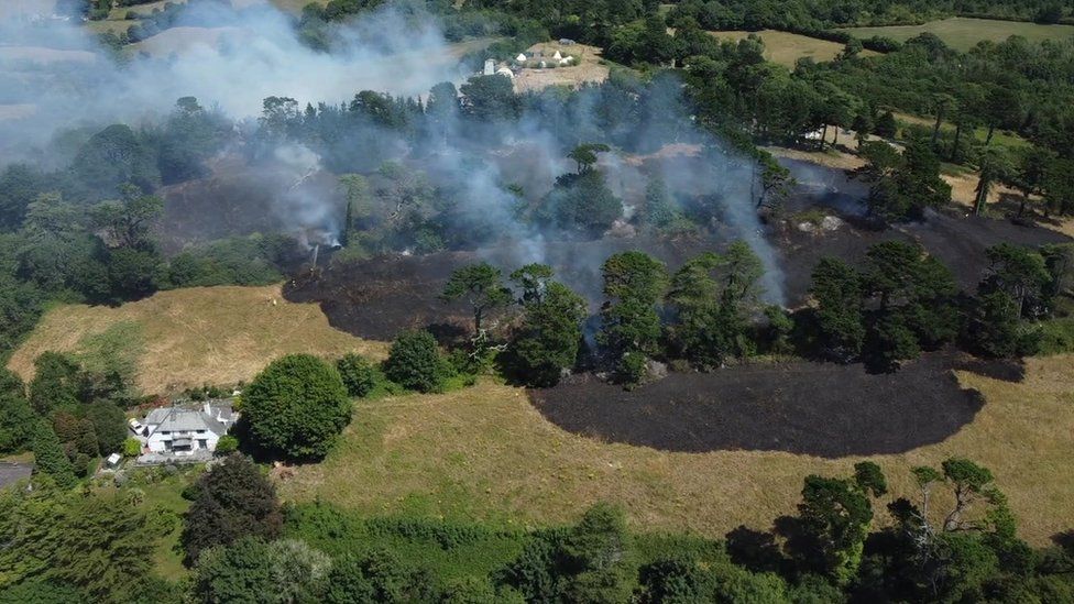 Wildfire callouts continue across Cornwall - BBC News