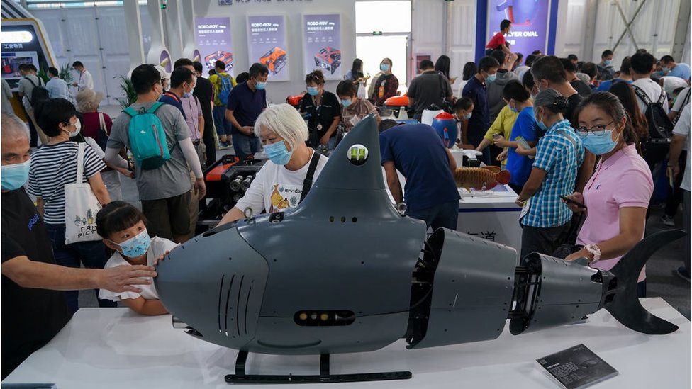 Incredible underwater robot shark unveiled at Chinese technology fair ...