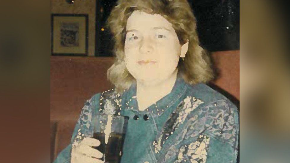 'Frenzied' killer jailed for Chelmsford murder - BBC News