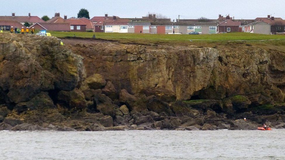Angler in South Shields cliff rescue after fall - BBC News