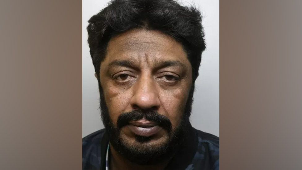 Bradford taxi driver planned to collect girl, 13, from school for sex - BBC News