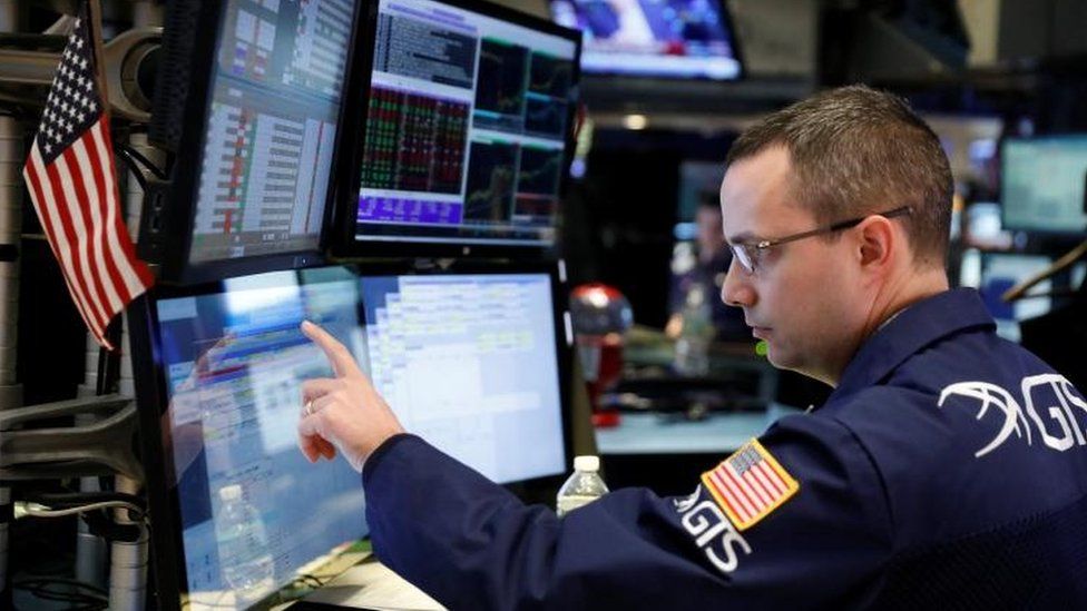 Nasdaq closes at new record high - BBC News