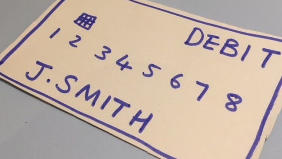 How much pocket money should we give our kids? - BBC News