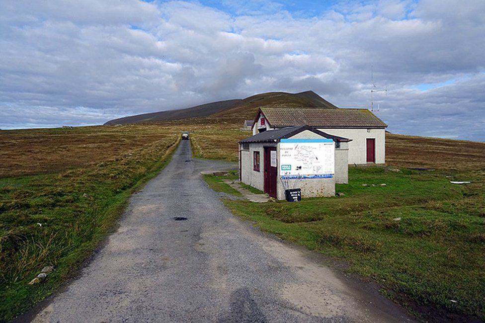 Every resident of remote Foula to receive map as a gift - BBC News