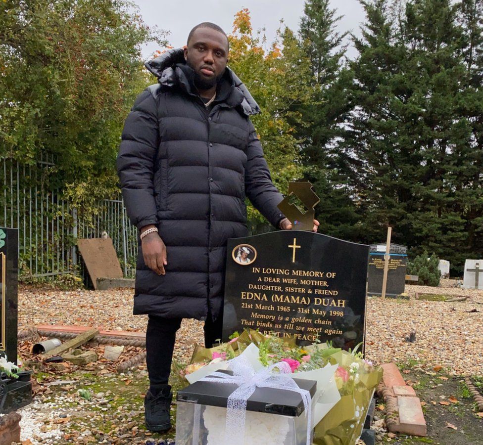 Headie One tops chart with album named after mum - BBC News