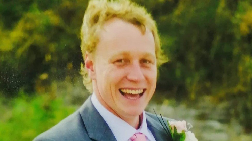 Love-Bombed: The fake firefighter who conned his way into hearts - BBC News