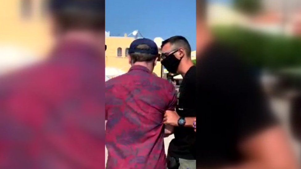 Mask accusation 'spoilt' family holiday for Derbyshire mother - BBC News