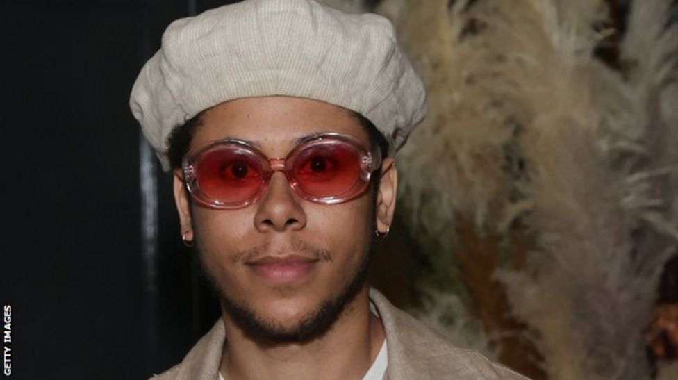 Premier League predictions: Lawro v pianist, singer-songwriter & Aston ...