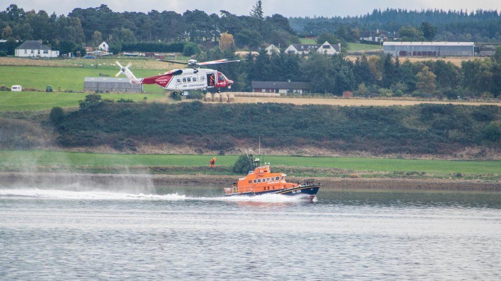 Icing up 'brought down' microlight near Evanton - BBC News