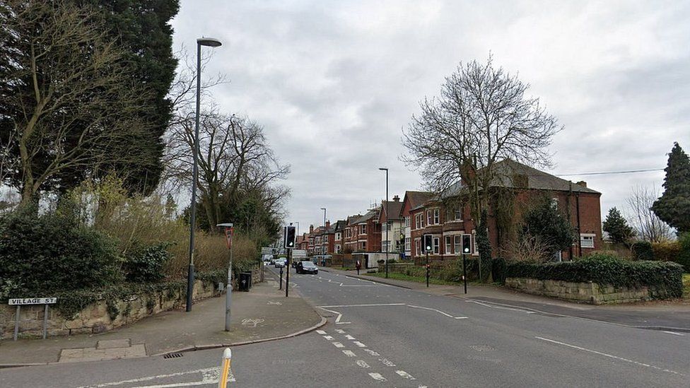 Teenager arrested after three boys stabbed in Derby - BBC News