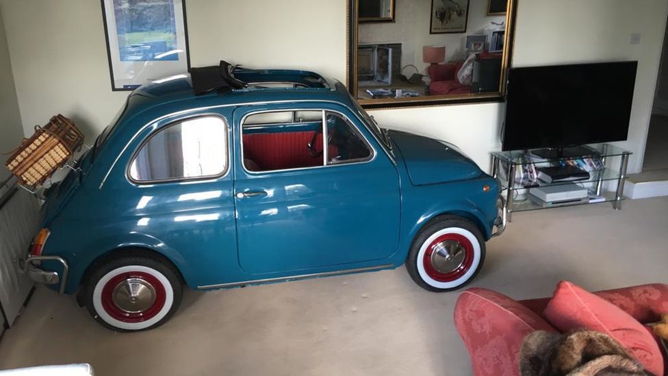 Vintage Fiat 500 that was kept in living room goes on sale - BBC News