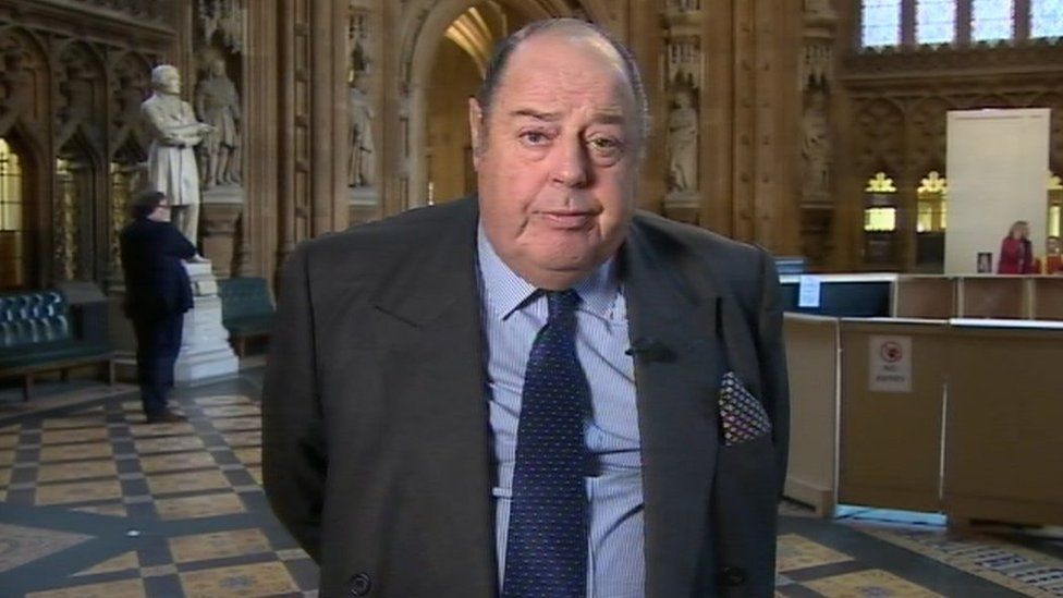 Sir Nicholas Soames MP wants fines for train driver no shows - BBC News