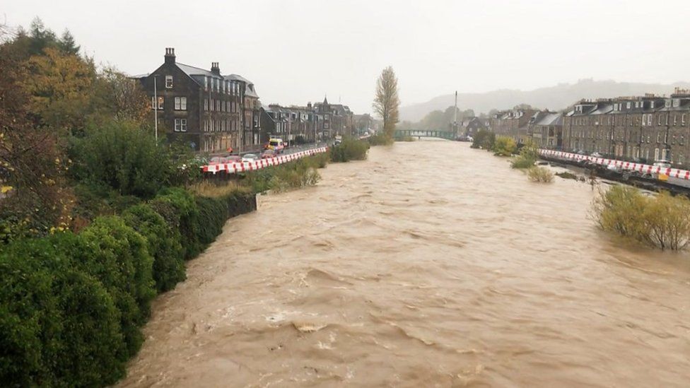 The battle to protect Hawick and Dumfries from flooding - BBC News