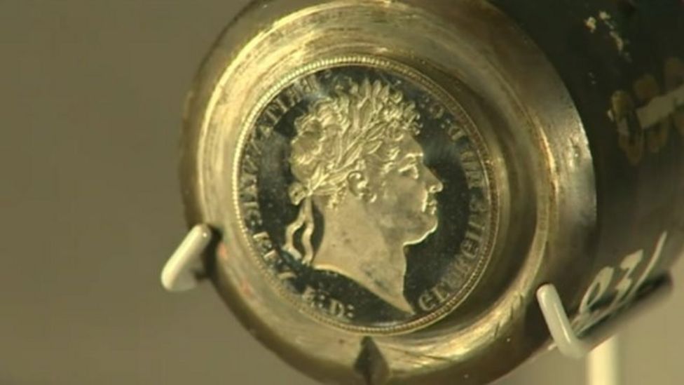 'Extremely rare' King Edward VIII coin goes on display - BBC News