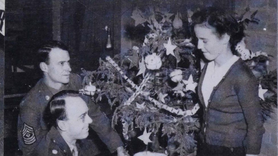 Museum trying to identify World War Two orphans - BBC News