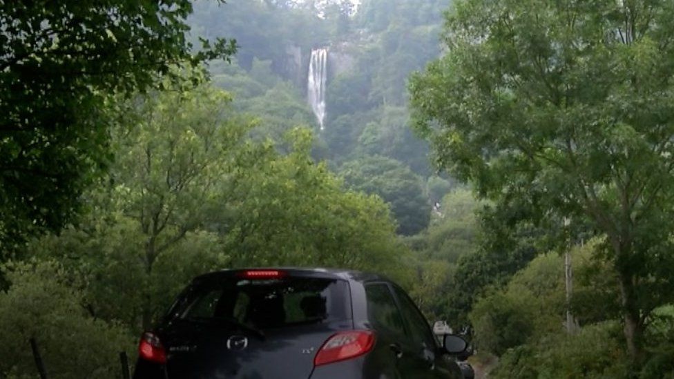 Covid rules being lifted sparks waterfall traffic fears - BBC News
