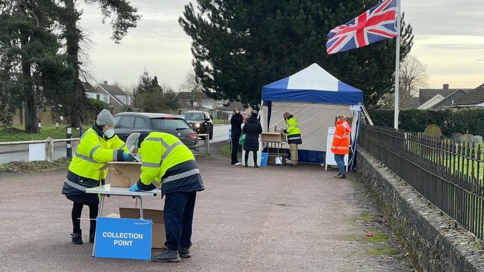 Covid in IP22: South African variant testing begins in Diss - BBC News