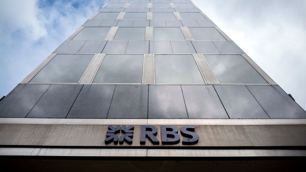 Santander boss named in RBS scandal - BBC News