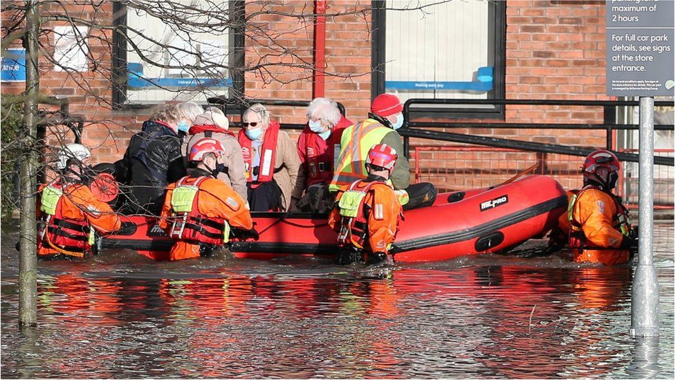 Northwich flooding: 'More must be done' to protect flood-hit town - BBC ...