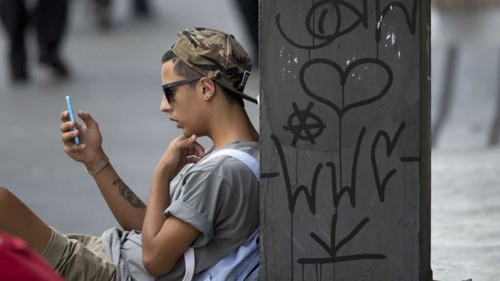 WhatsApp in Brazil back in action after suspension - BBC News