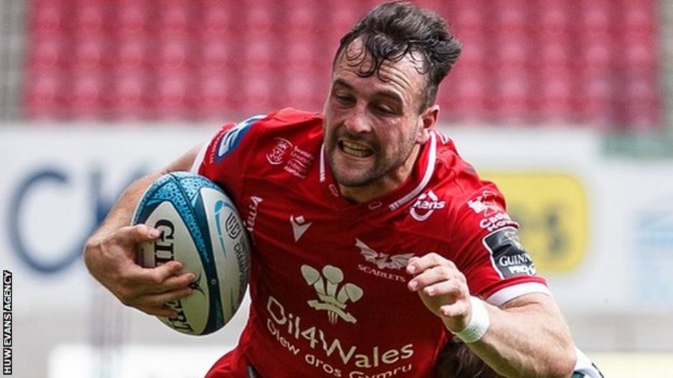 Ryan Conbeer signs new Scarlets deal - BBC Sport