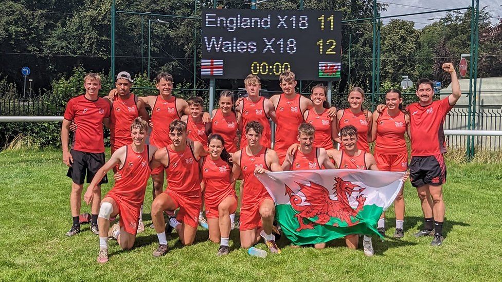 Cwpan y Byd (nid llwy bren) i rygbi cyffwrdd Cymru - BBC Cymru Fyw