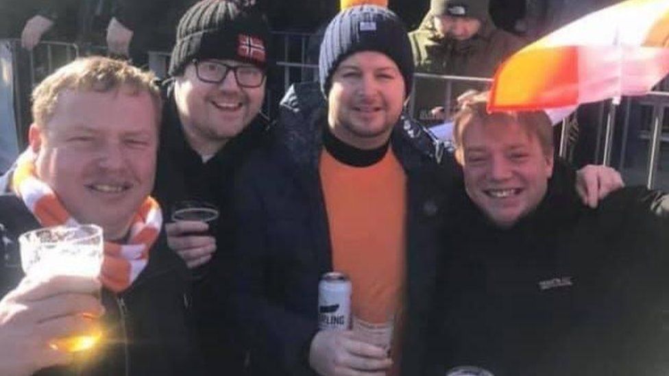 Blackpool Tower lit up in tribute to dad who died of cancer - BBC News