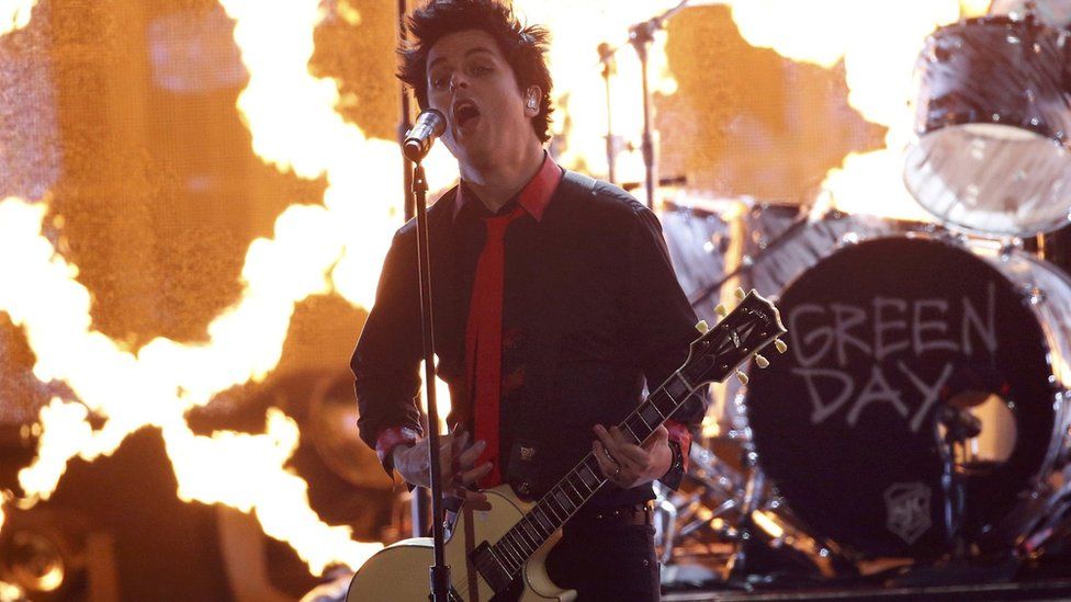 Music News round-up: 'No Trump' say Green Day - BBC News