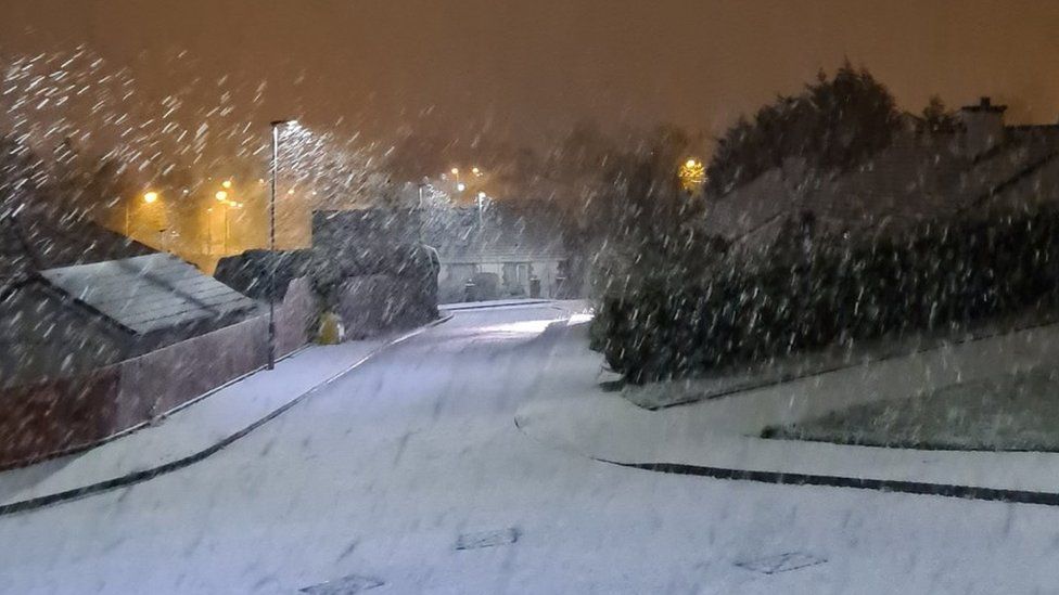 Weather warning: Disruption possible as snow falls in parts of NI - BBC ...
