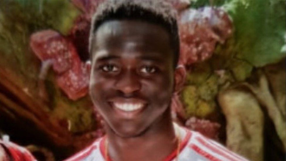 Missing Tapiwa Matuwi's family consider private investigator - BBC News