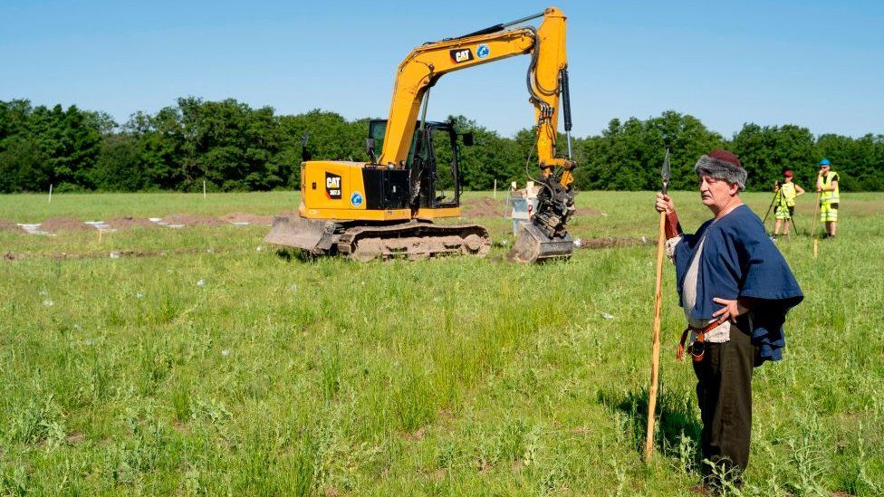 Viking discovery: Work begins on first ship discovery for 100 years ...