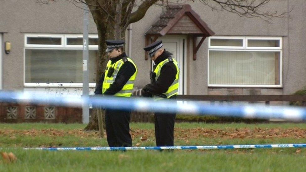 Rapist 'seen in town centre' before Paisley attack - BBC News